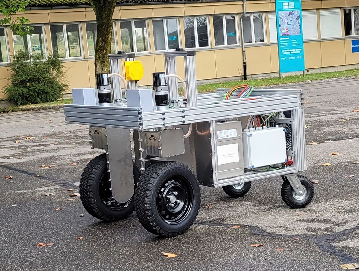 Der Schweizer Bauer: «E-Volution» in der Unkrautbekämpfung