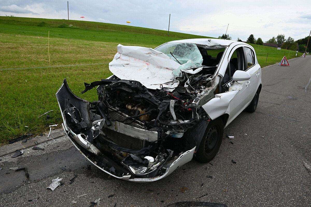Der Schweizer Bauer: Unfall: Auto verliert gegen Traktor