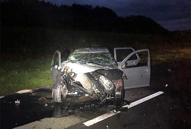 Der Schweizer Bauer: Crash: Auto fährt in Traktor