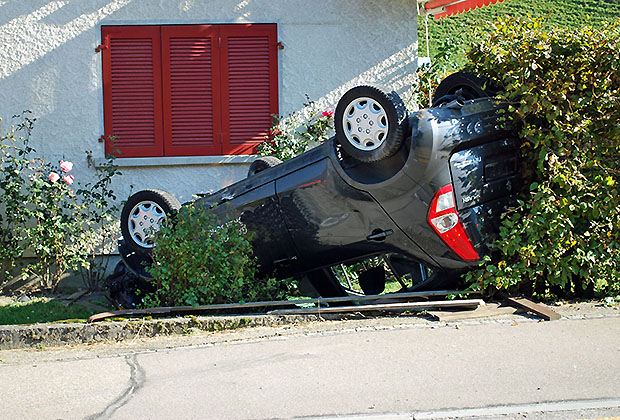 Der Schweizer Bauer: Heftiger Crash zwischen Traktor und Auto