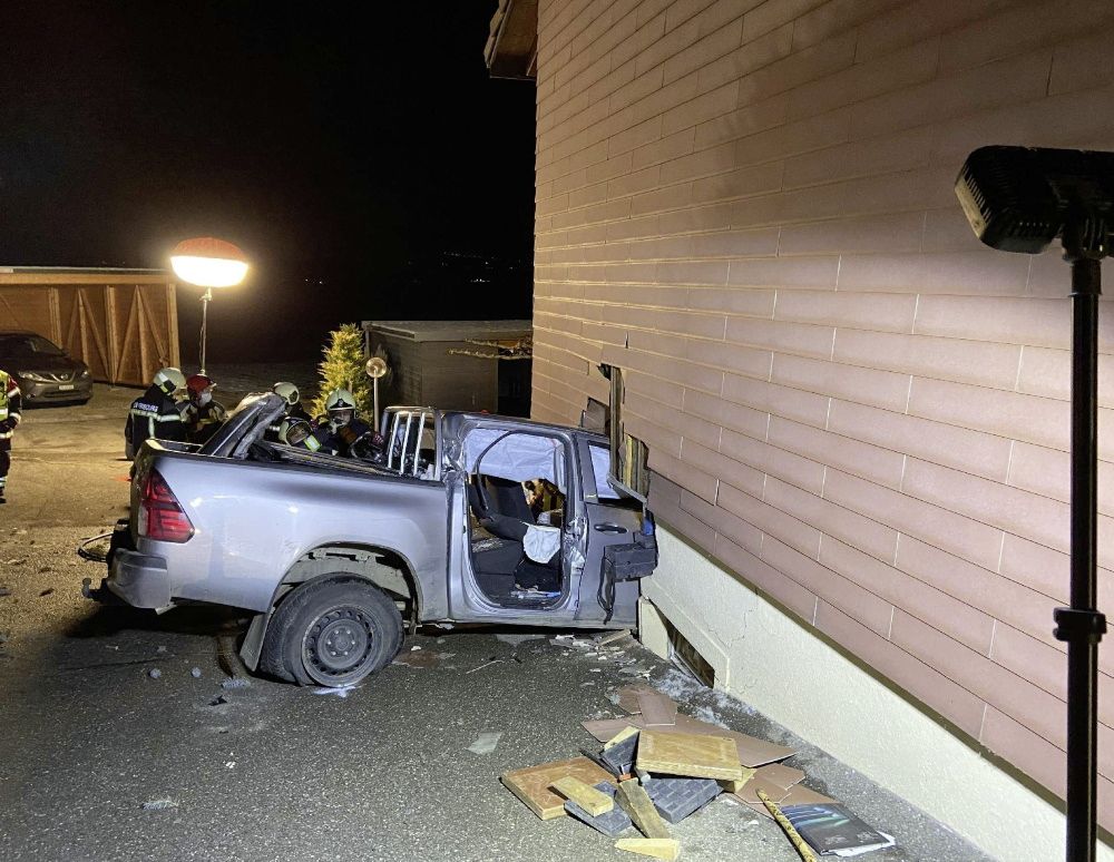 Auto kracht in Haus – Einsturzgefahr - Der Schweizer Bauer